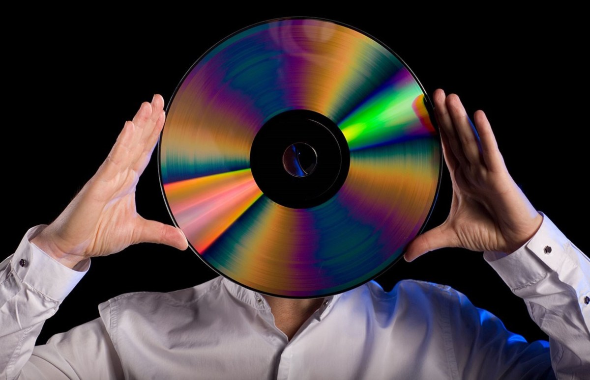 Leonard Nimoy Reviews The Magnavox Magnavision DiscoVision Videodisc ...